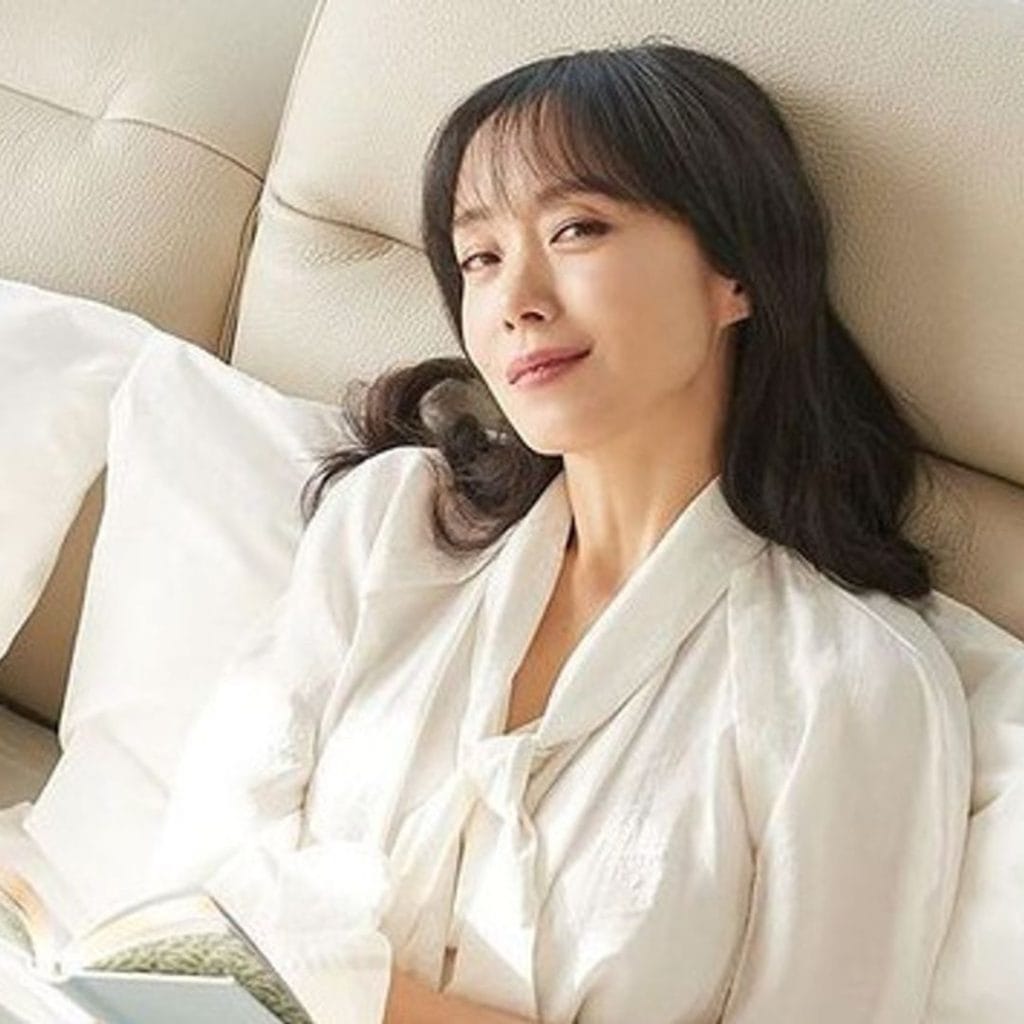 Jeon Do Yeon - Asian World