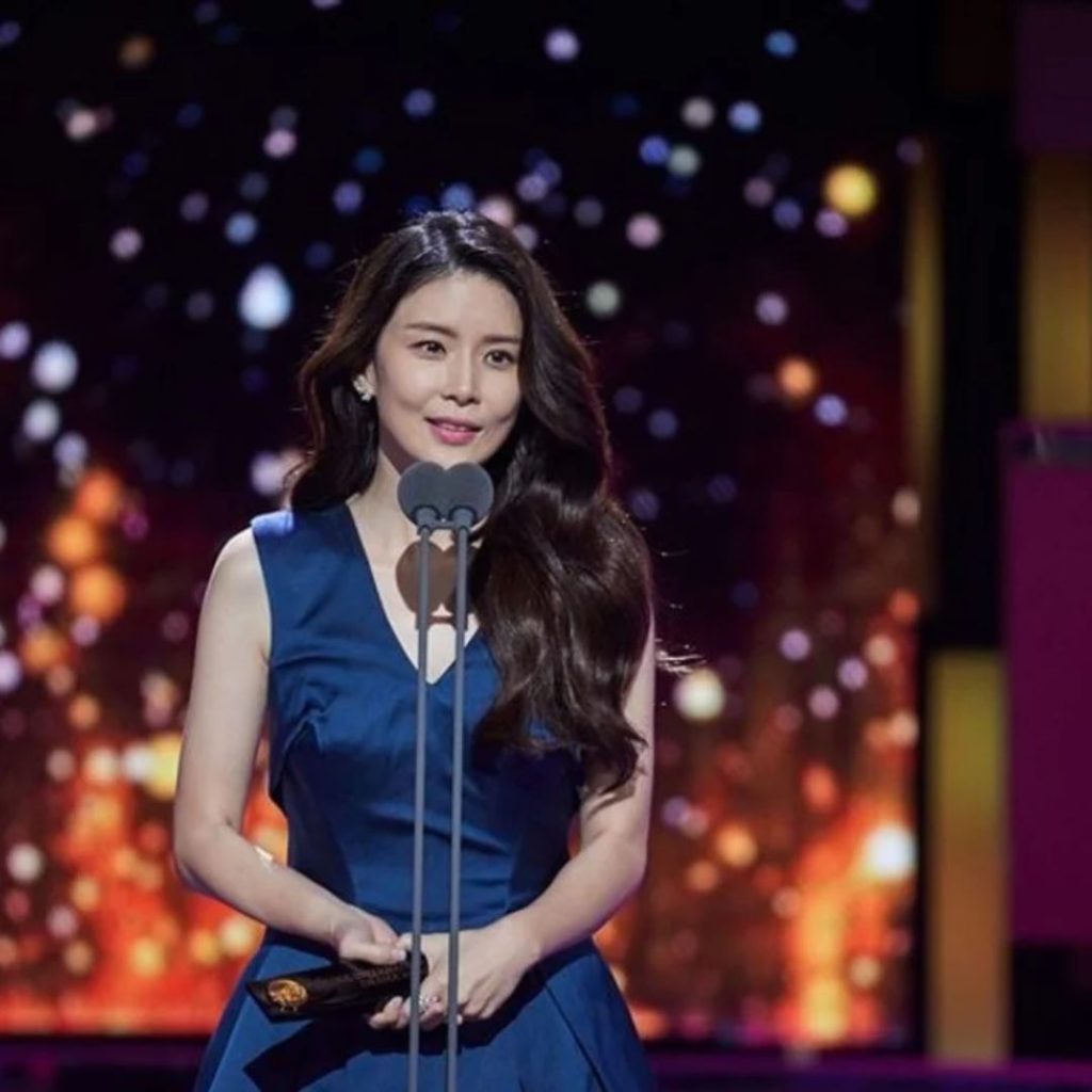 Lee Bo Young - Asian World