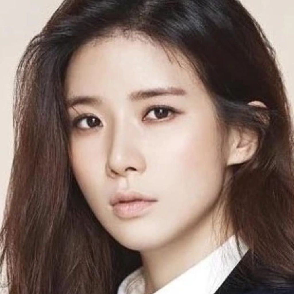 Lee Bo Young - Asian World