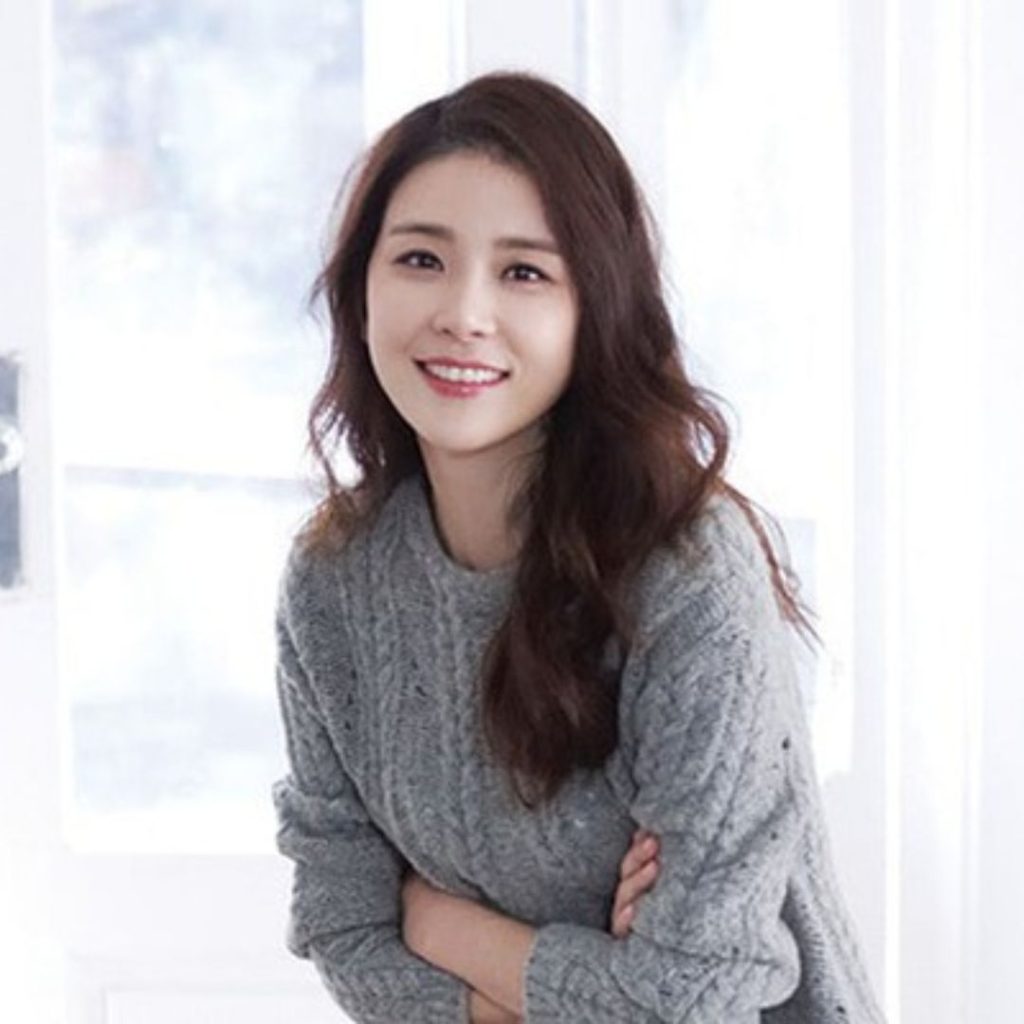 Lee Bo Young - Asian World