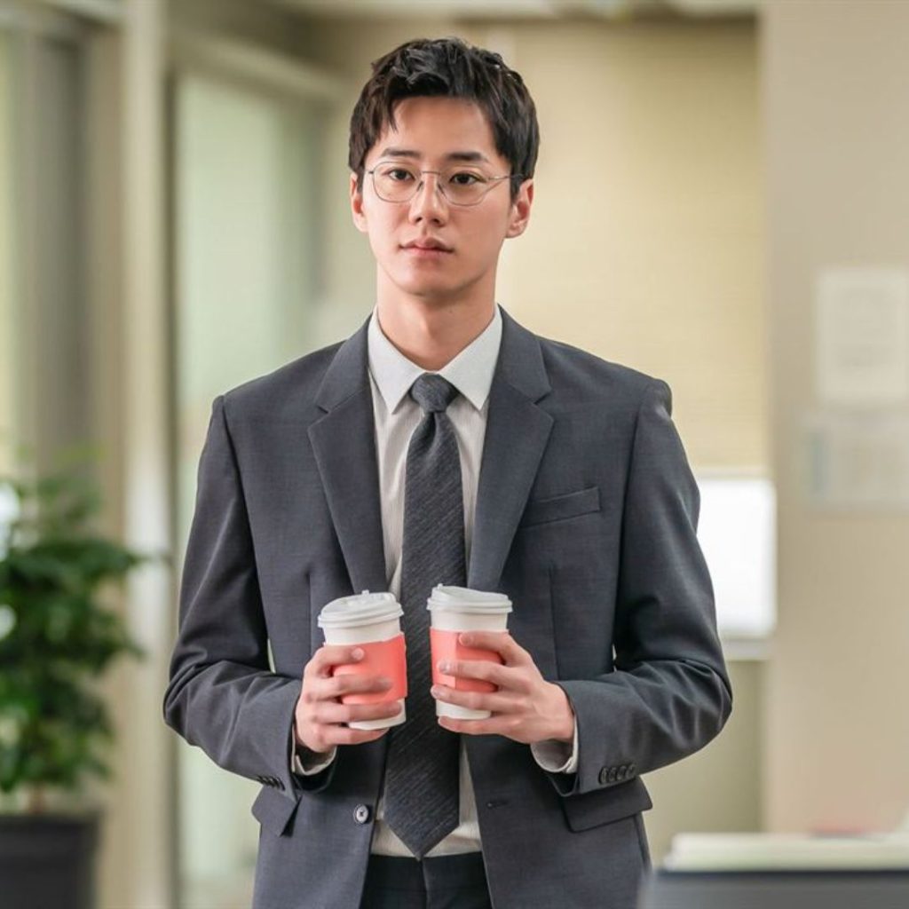 Lee Jun Young - Asian World