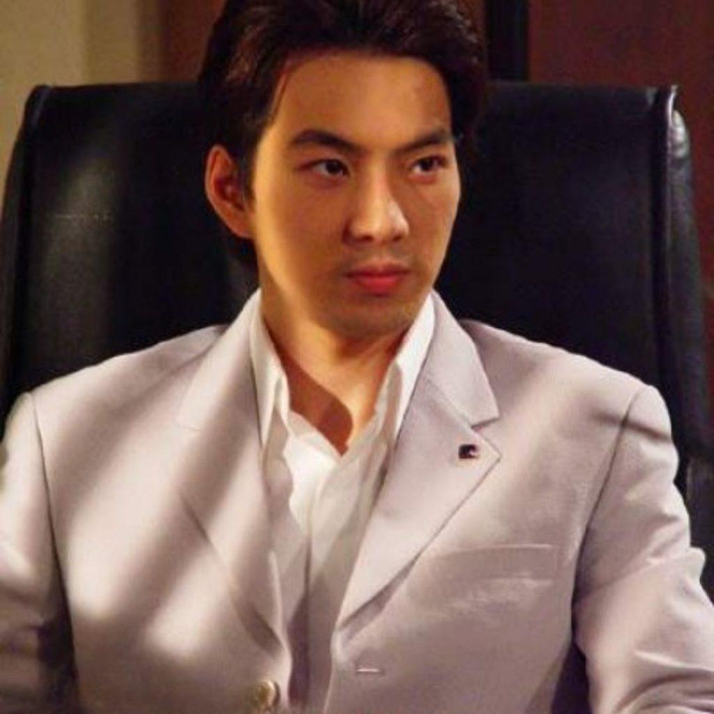 Bodyguard - Asian World