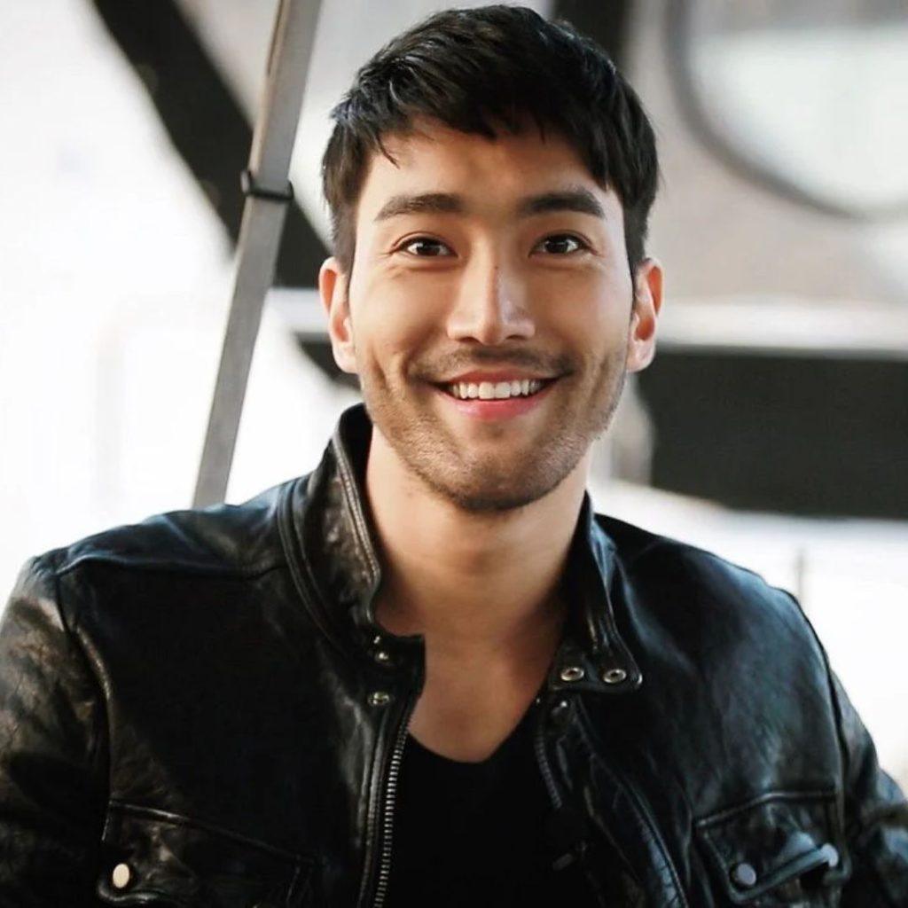 Choi Si Won - Asian World